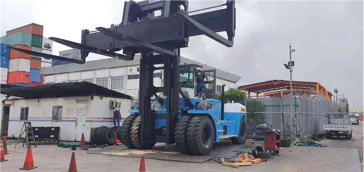 China Customized 60 Ton Heavy Duty Forklifts Manufacturers and Factory ...